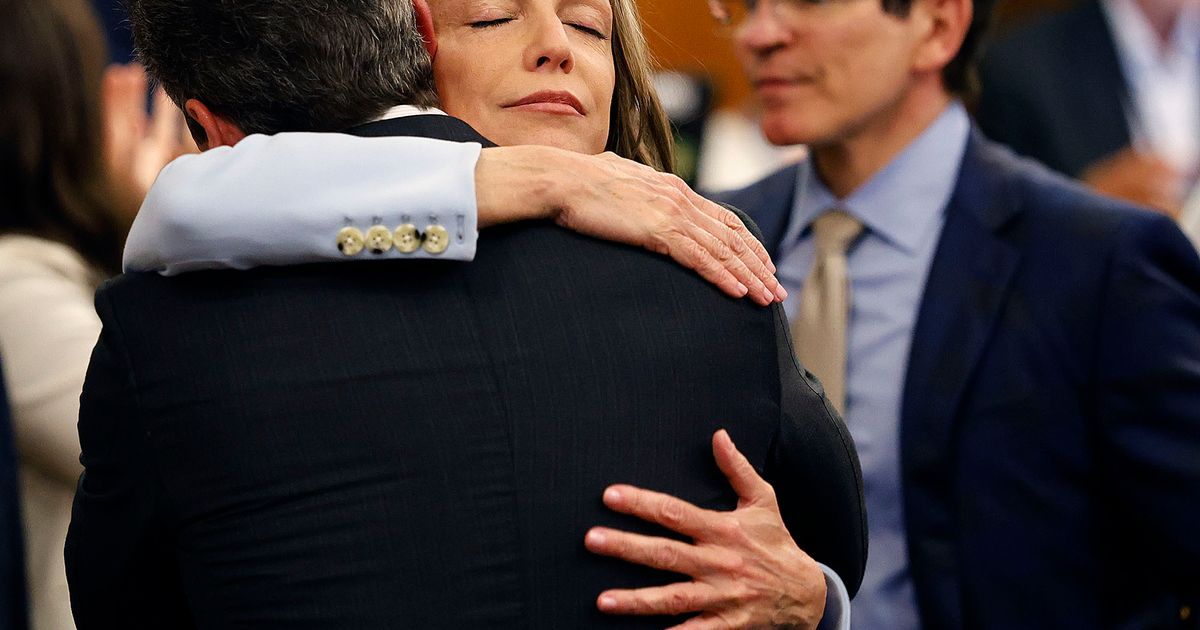 Photos of Karen Read’s dramatic courtroom moment after acquittal on ...