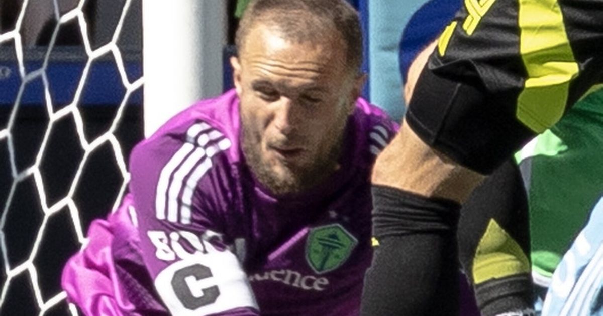 Sounders keeper Stefan Frei suffers scary injury during draw with ...