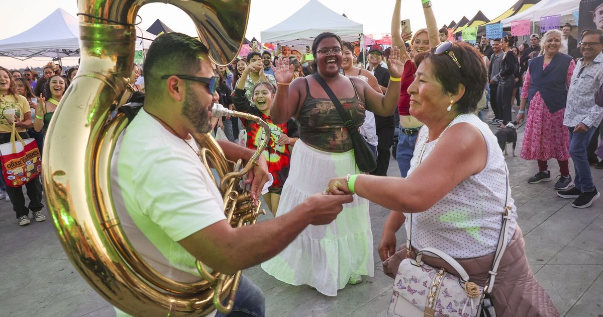 Aquí Mercado turns Seattle’s Pier 62 into a Latino party | The Seattle ...