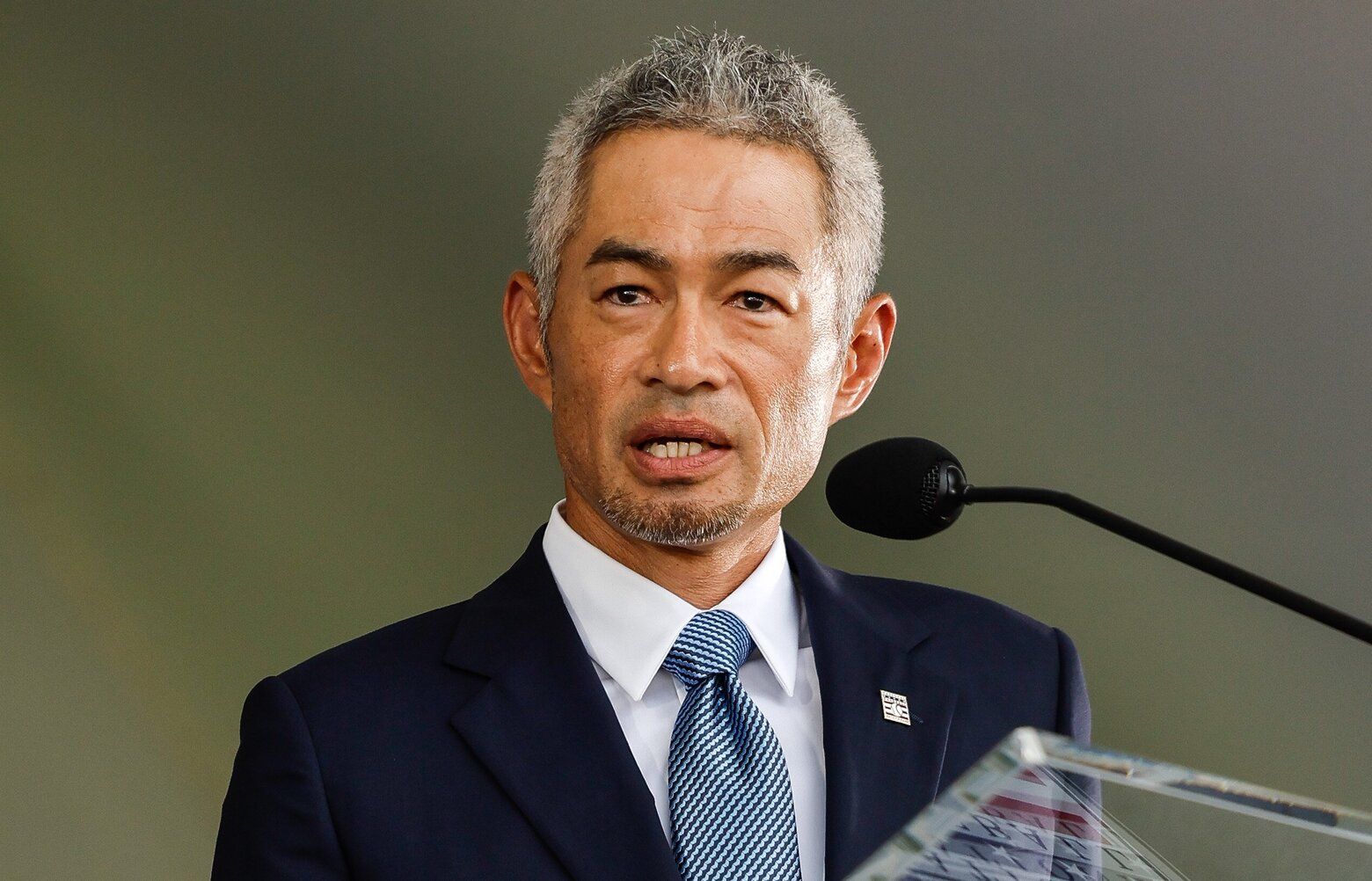 Mariners fans gather to celebrate Ichiro’s Hall of Fame induction | The ...