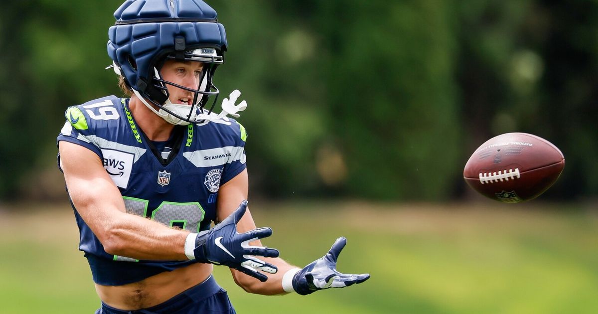 Seahawks fan favorite Jake Bobo in another battle to make roster | The ...