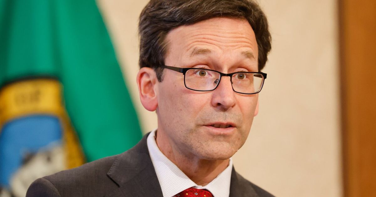 WA governor admits ‘stupid’ decision to invite former top aide on state ...