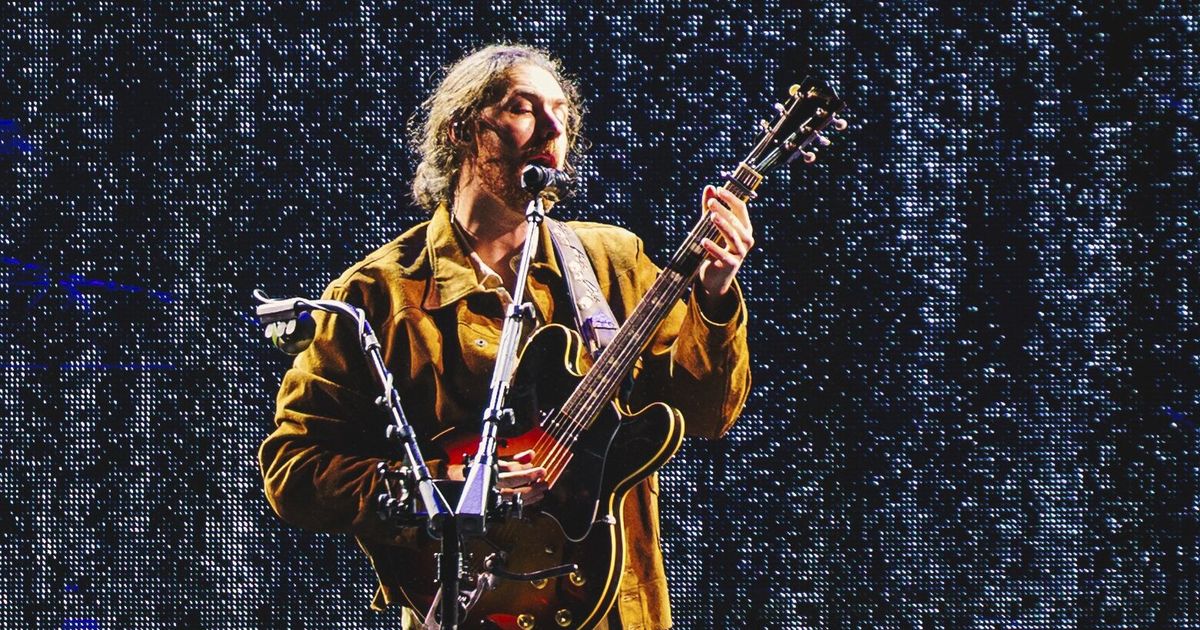 Hozier takes Seattle to church in T-Mobile Park debut | The Seattle Times
