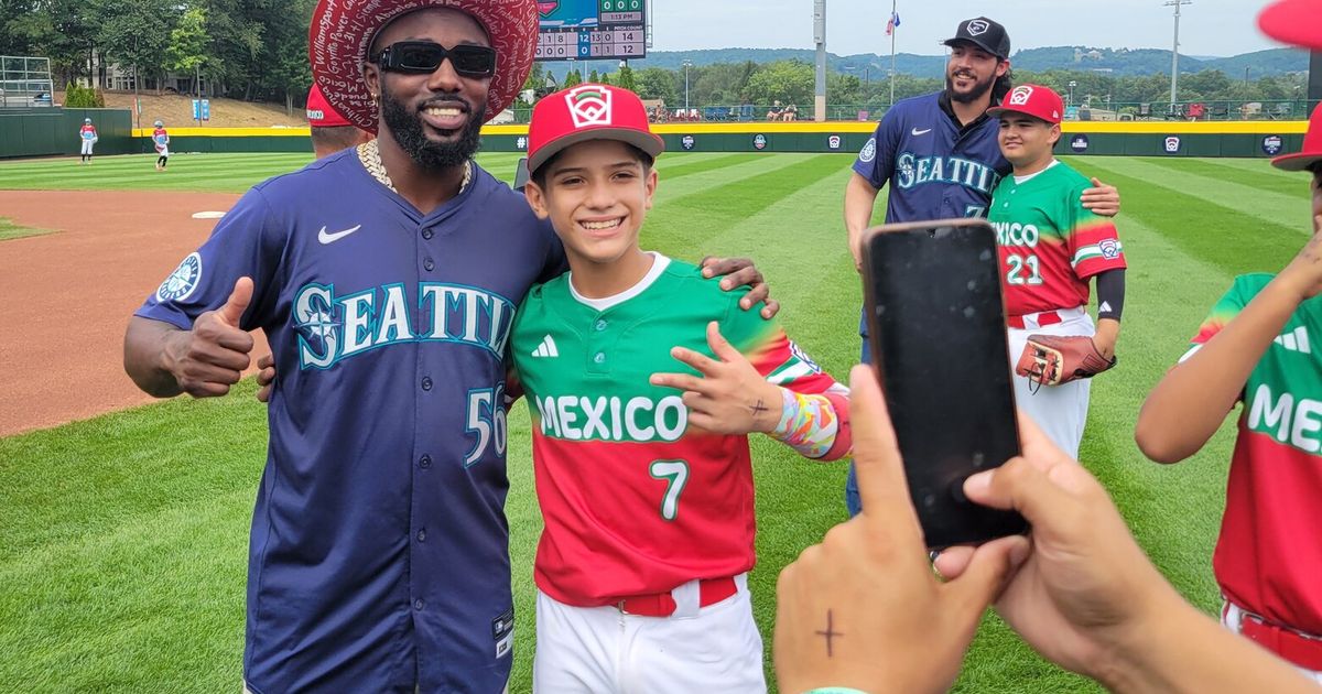 Mariners embrace their inner child before MLB Little League Classic ...
