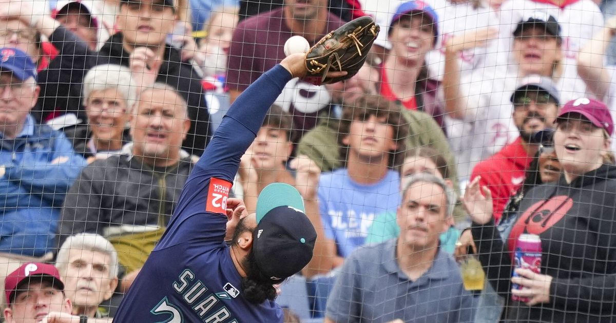 Photos: Mariners at Phillies | The Seattle Times