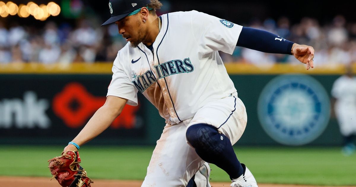 Photos: Seattle Mariners lose to Athletics, 2-1 | The Seattle Times
