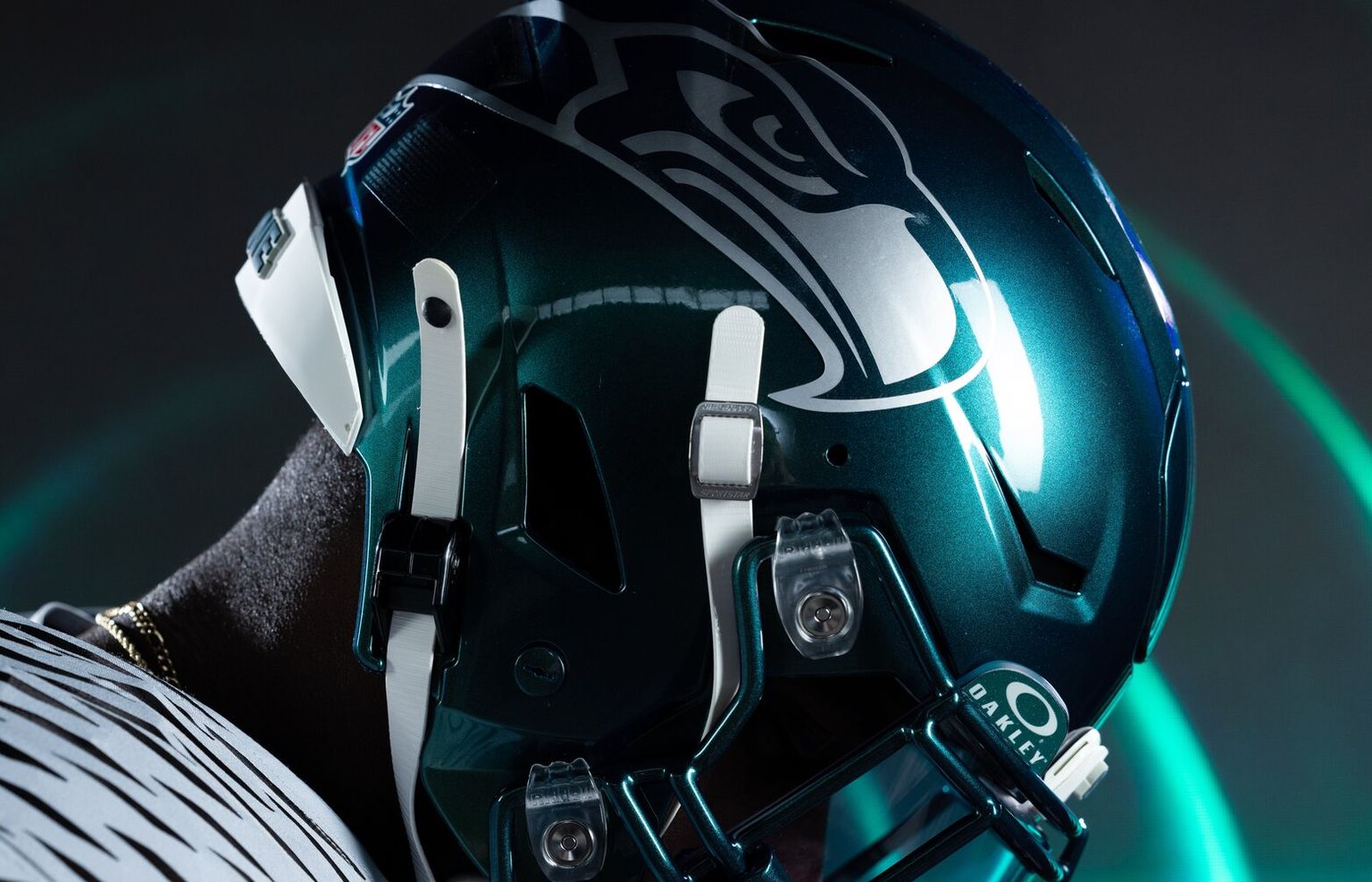 Seahawks’ new uniforms look like Oregon Ducks jerseys, readers claim ...