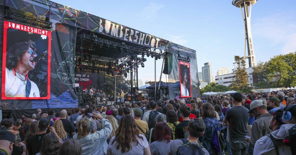 Bumbershoot Day 1: Weezer rocks Seattle set — and new bands shine | The ...