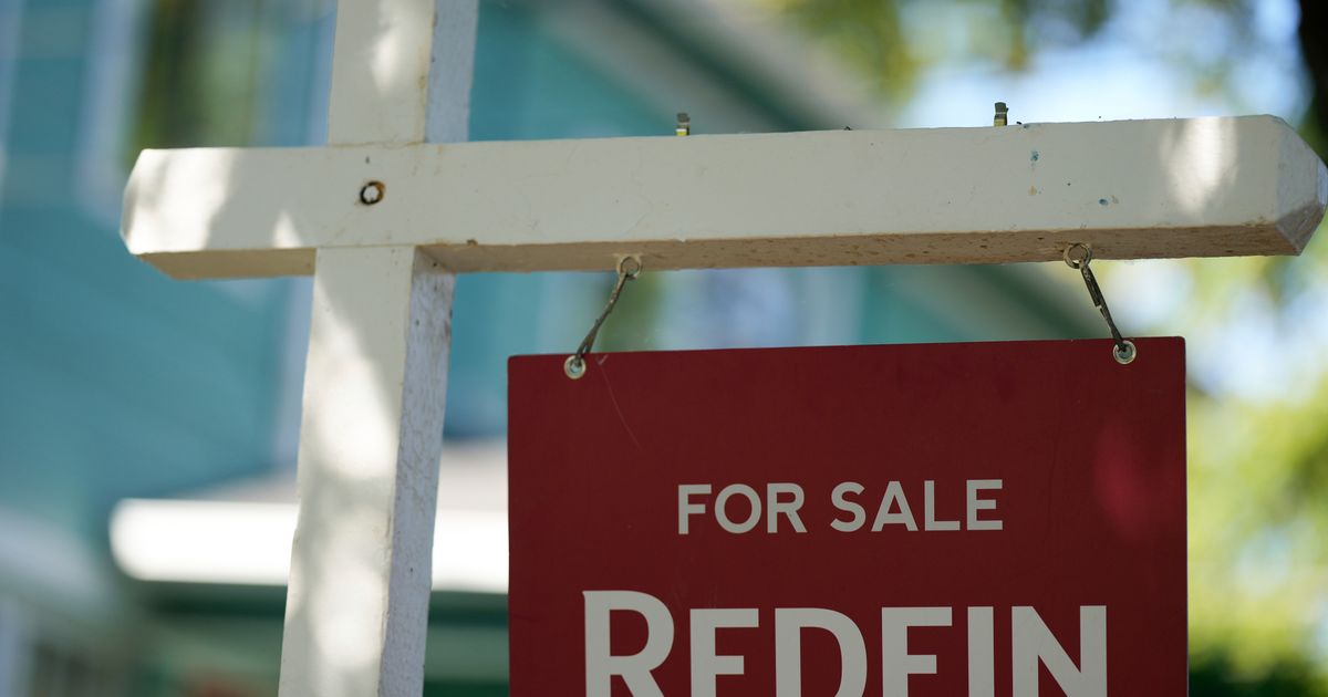 Average rate on a 30-year mortgage holds steady at lowest level in ...