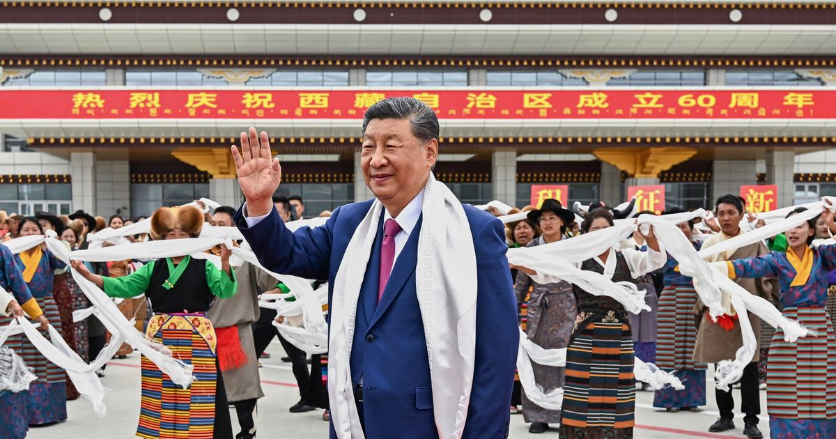 Grand ceremony and parade mark 60 years of Chinese Communist Party rule ...
