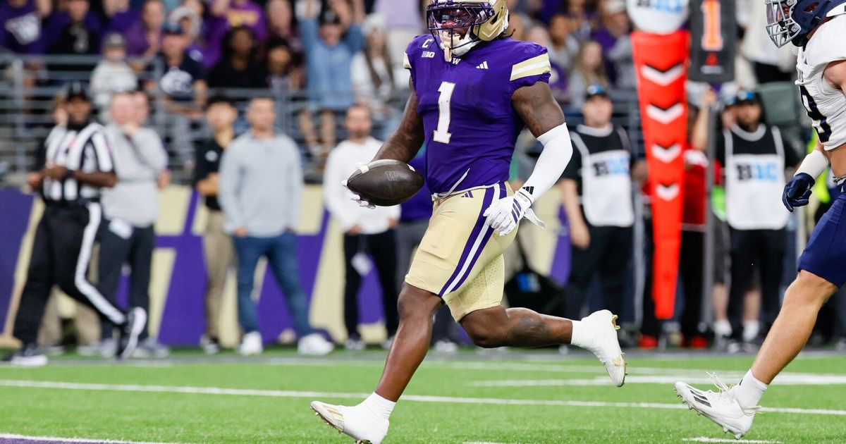 Photos: Washington Huskies win against UC Davis Aggies, 70-10 | The ...