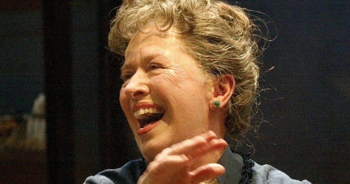 Polly Holliday, a Sassy Waitress on the Sitcom ‘Alice,’ Dies at 88 ...