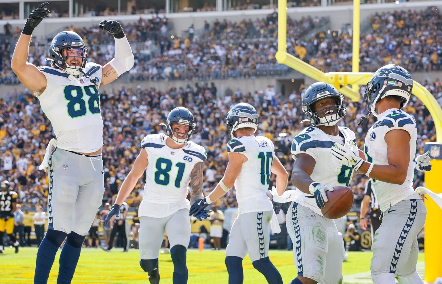 George Holani’s heads-up play gives Seahawks unusual TD | Notebook ...