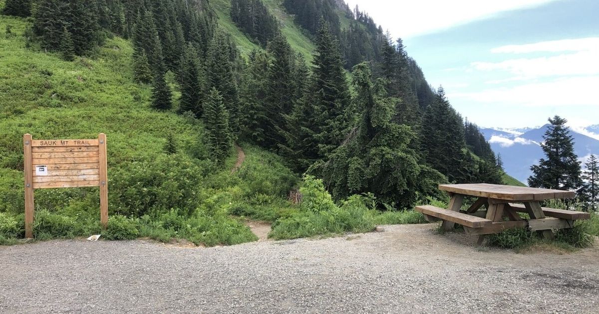 Hiker dies in fall from steep Sauk Mountain trail | The Seattle Times