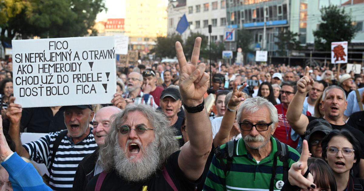 Thousands in Slovakia gather in renewed protest against pro-Russian ...