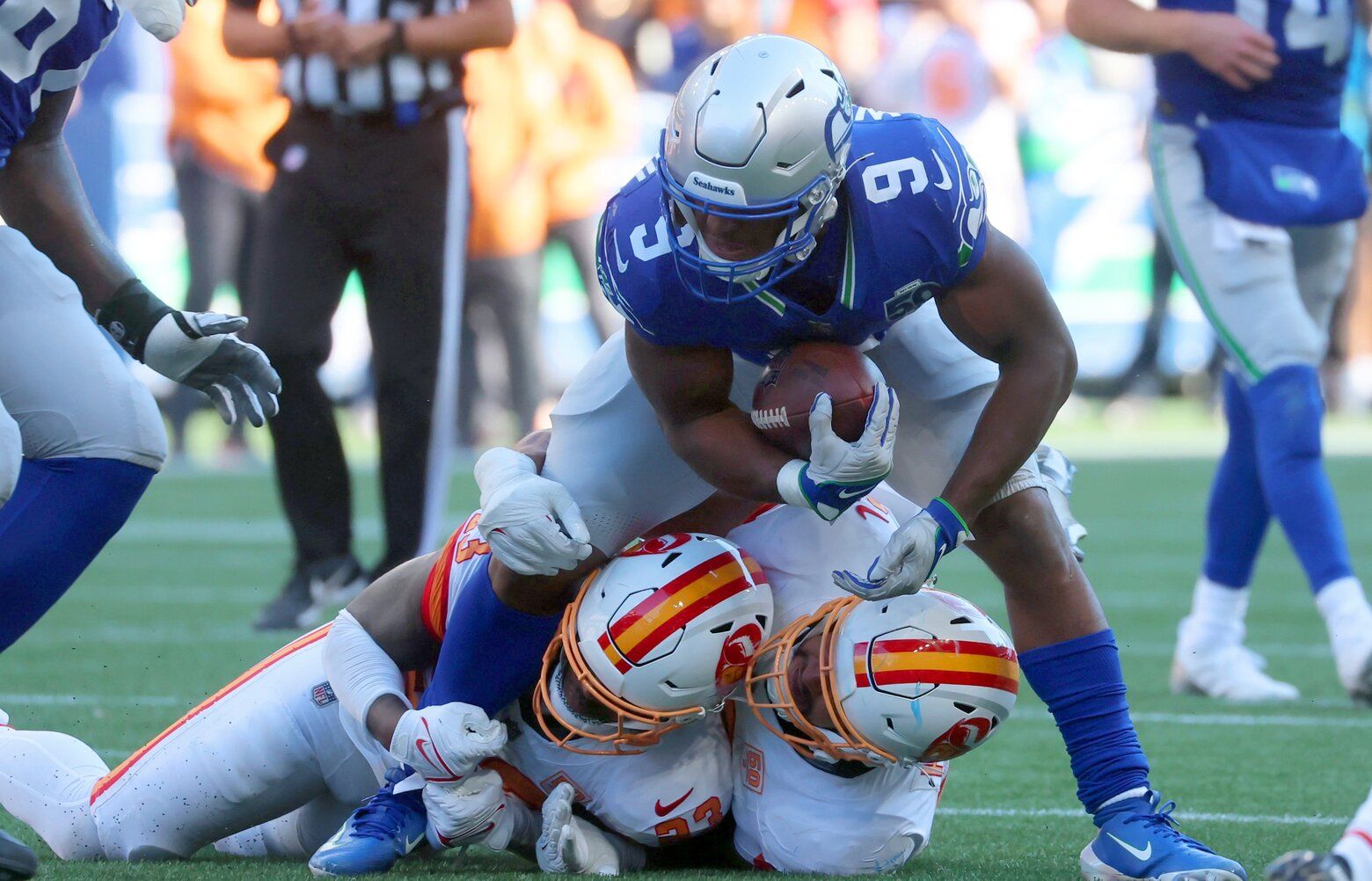 Why Seahawks took chance on tight end AJ Barner, and how it’s paid off ...