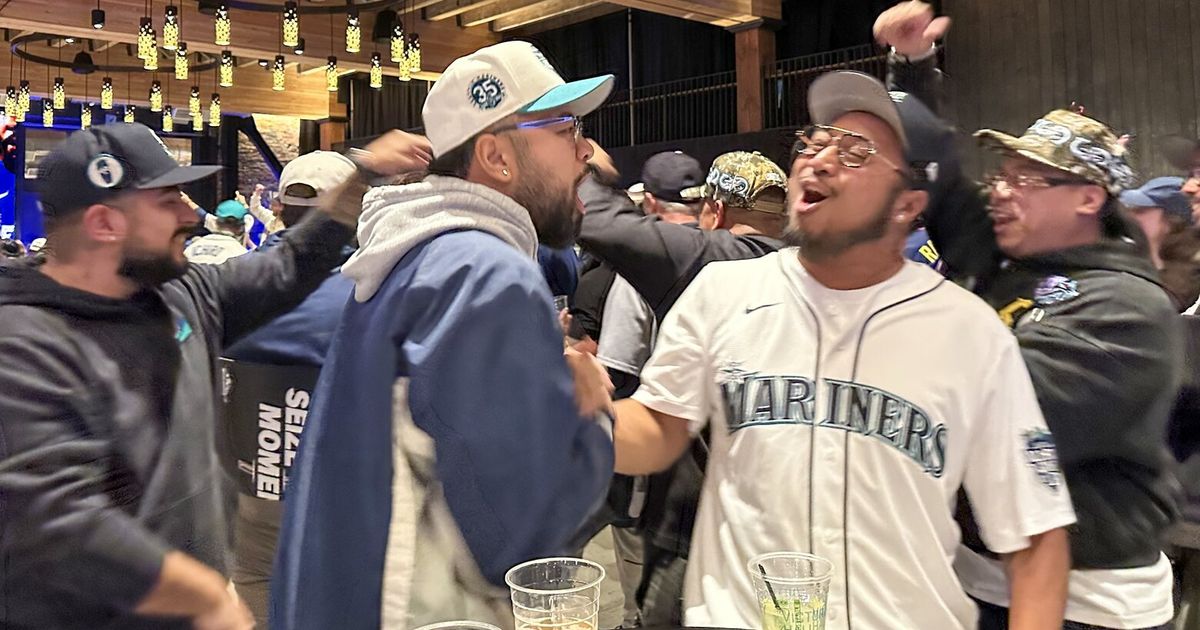 Humpy the salmon, Mariner Moose lead fans in celebration of ALCS win ...