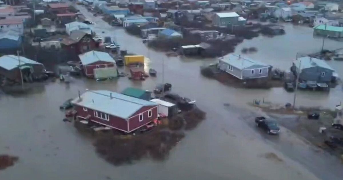 Alaska airlifting hundreds from storm-devastated coastal villages | The ...