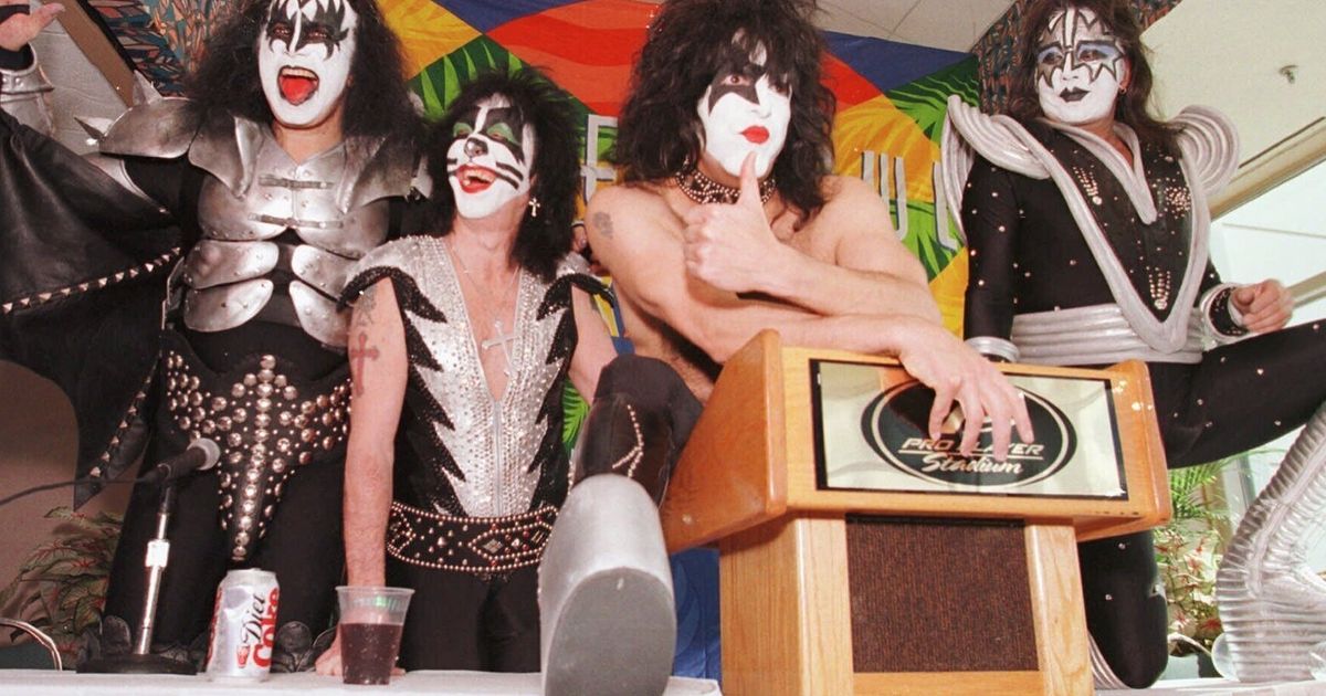 Gene Simmons, Paul Stanley, Pearl Jam mourn Kiss founding member Ace ...
