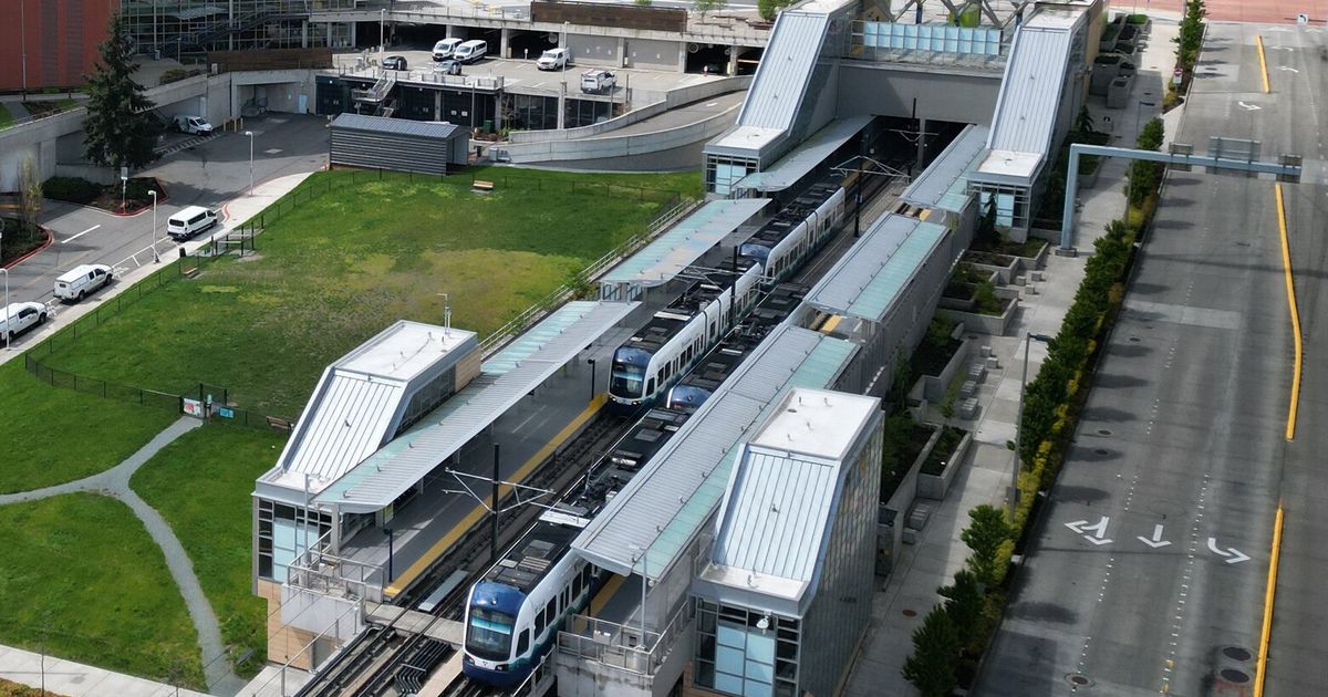 Light rail 2 Line service disrupted in Bellevue by power outage | The ...