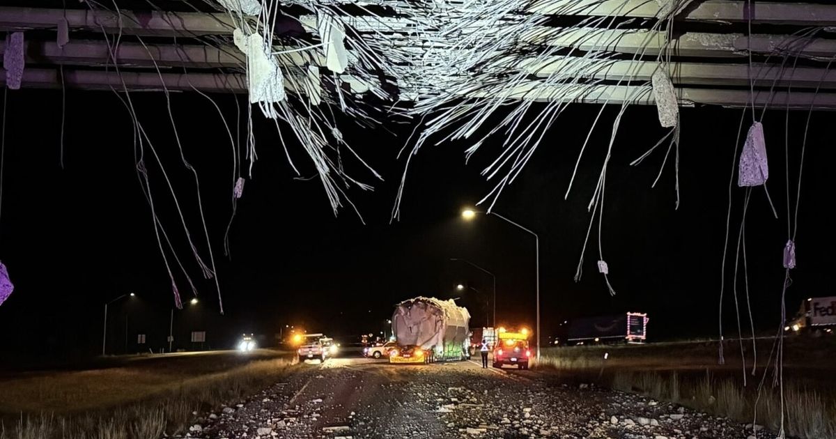 Westbound I-90 in Cle Elum closed after oversized load hits overpass ...