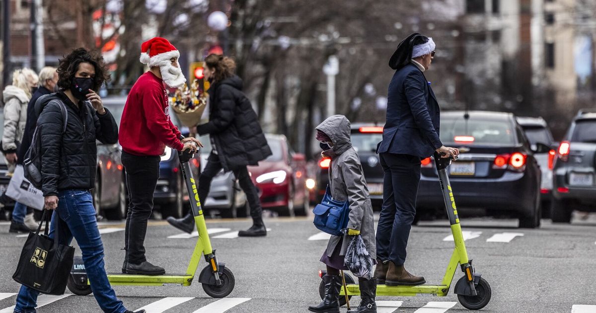 Ending the scooter-driven chaos on Seattle’s sidewalks | The Seattle Times