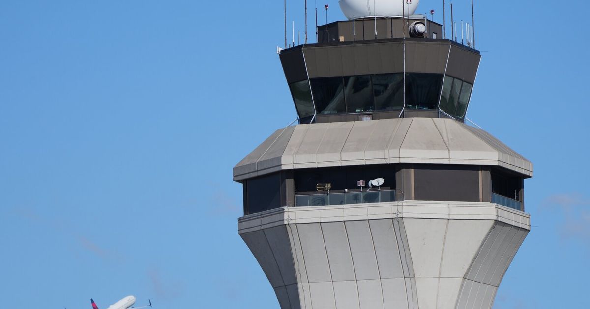Flight delays persist as government shutdown leads to air traffic ...