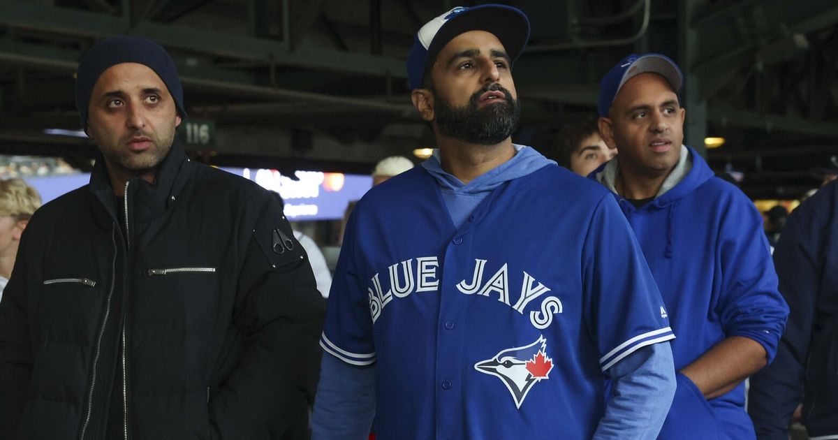 Kraken’s Shane Wright, other Blue Jays fans in Seattle stay loyal ...