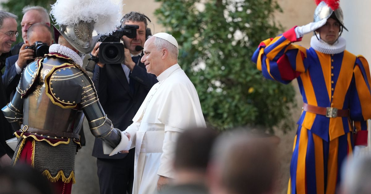 Pope lends star power to Swiss Guards swearing-in ceremony as his army ...