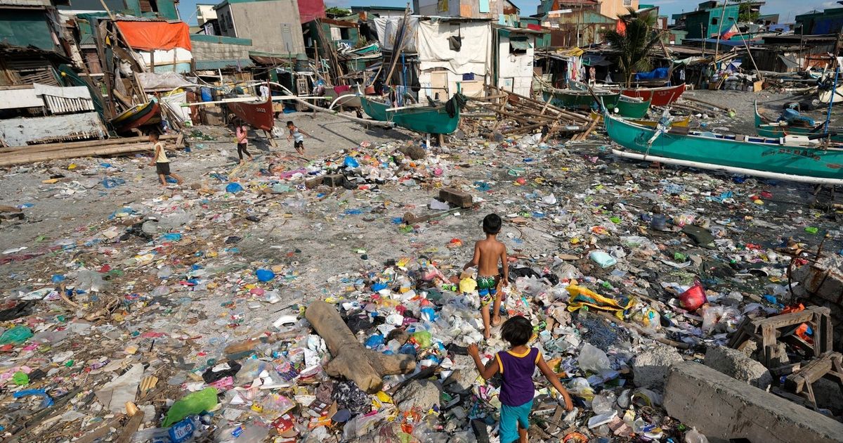 Deadly Typhoon Kalmaegi hammers central Vietnam, killing at least 2 ...
