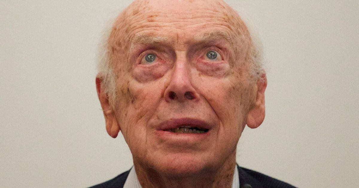 James Watson, co-discoverer of the double-helix shape of DNA, has died ...