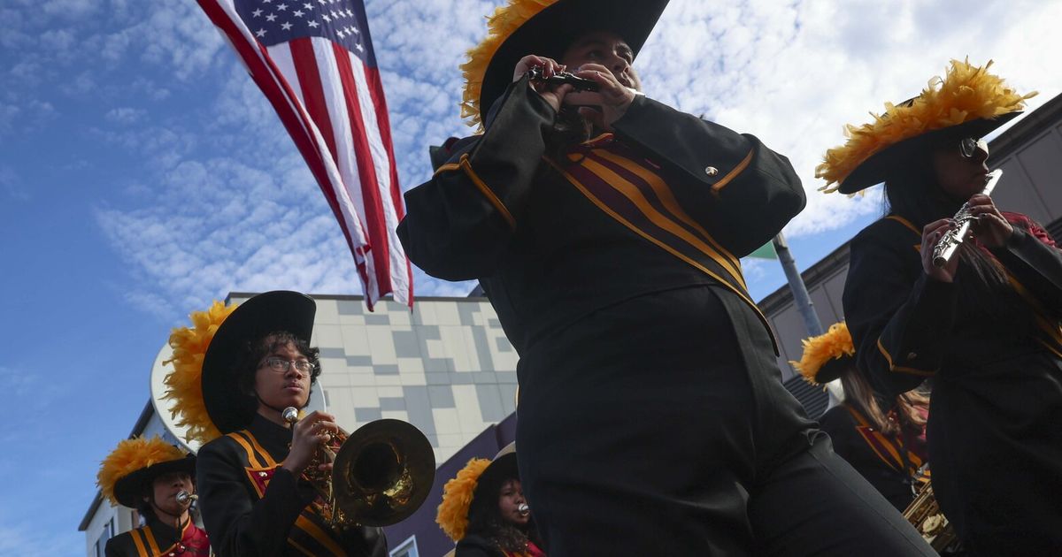 For 60th year, WA parade pays respect to military veterans | The ...