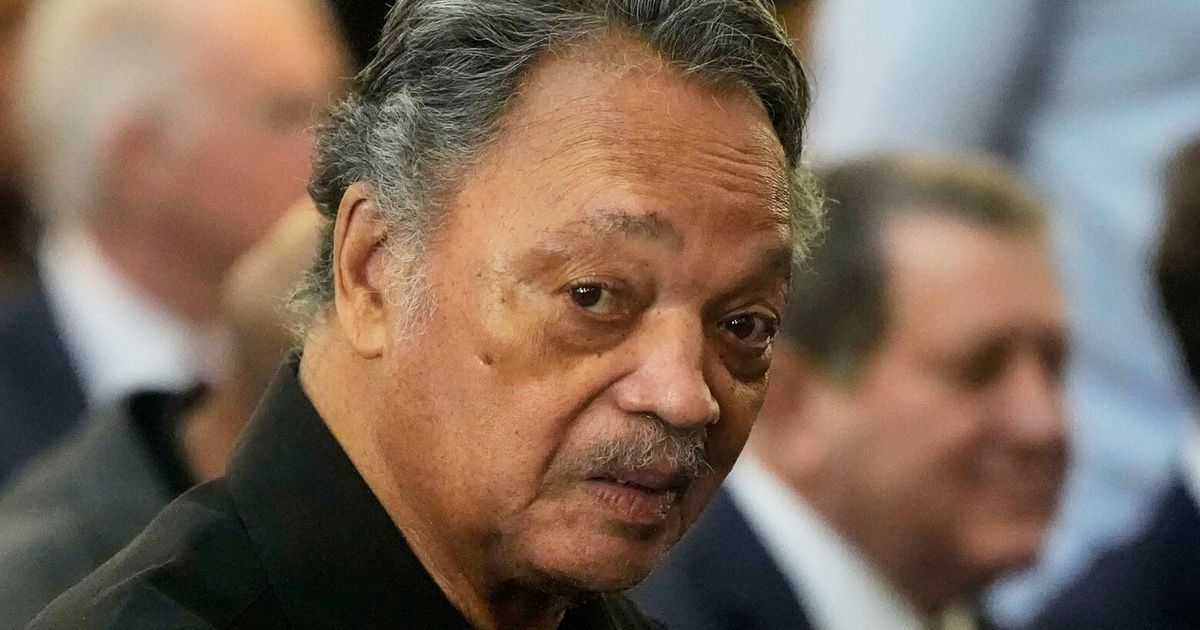 Civil rights leader Jesse Jackson leaves hospital after treatment for ...