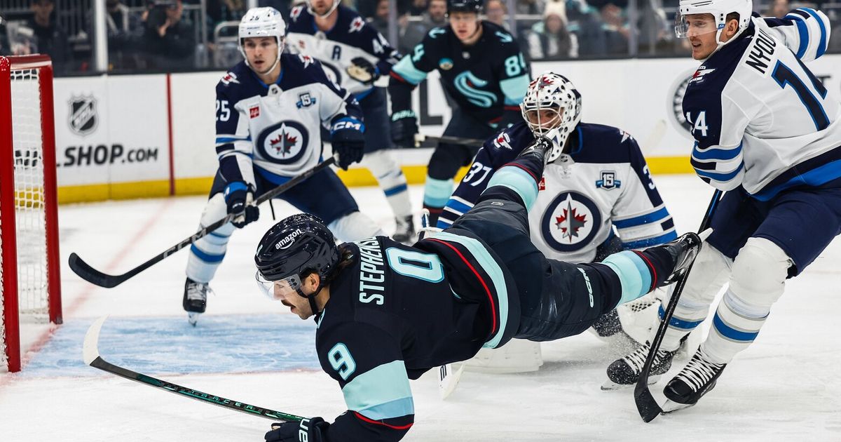 Photos: Seattle Kraken win against Winnipeg Jets, 5-3 | The Seattle Times