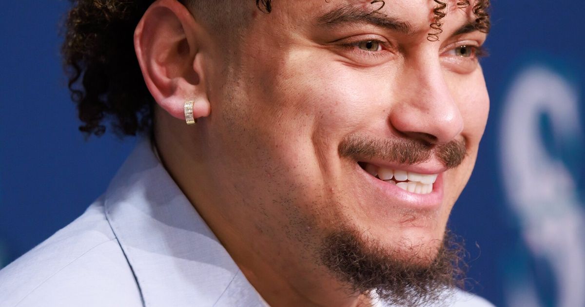 Josh Naylor is staying with the Mariners. His goal is to bring Seattle ...