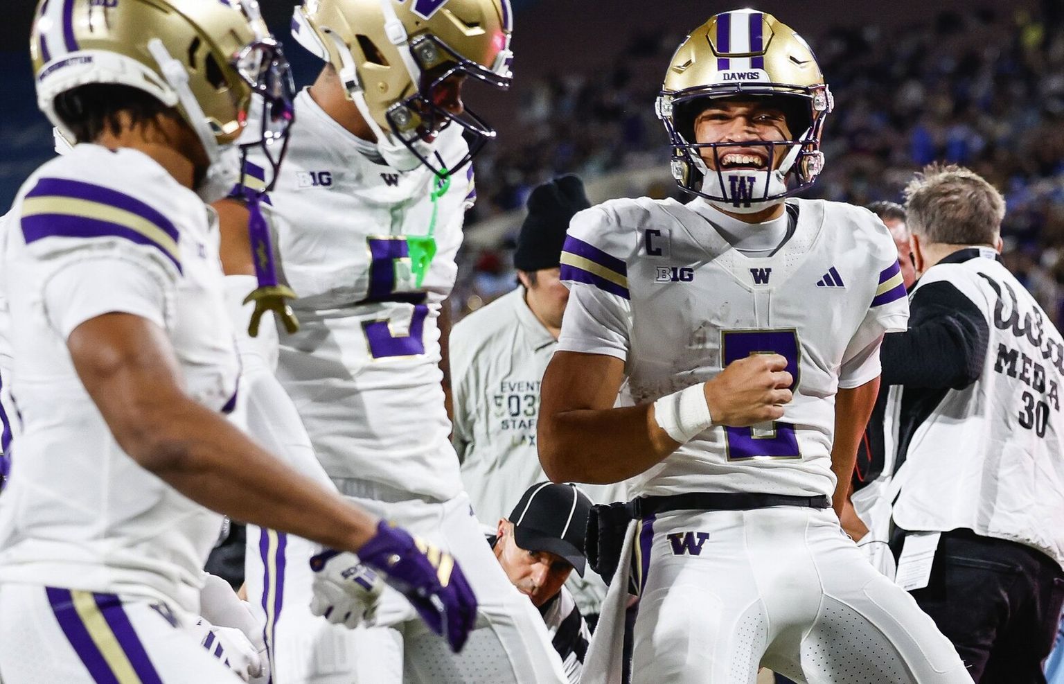 Washington Huskies’ grades for lopsided win over UCLA | The Seattle Times
