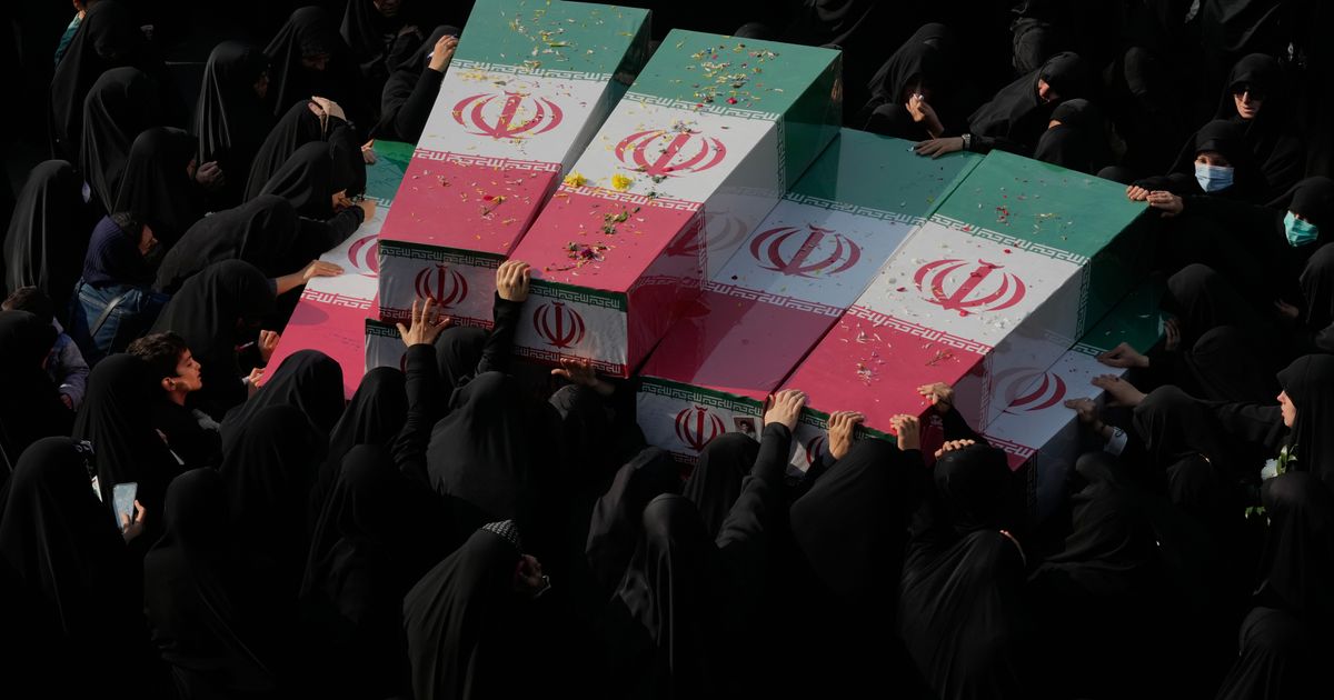 Photos show mourners in Tehran honoring the unknown soldiers killed in ...