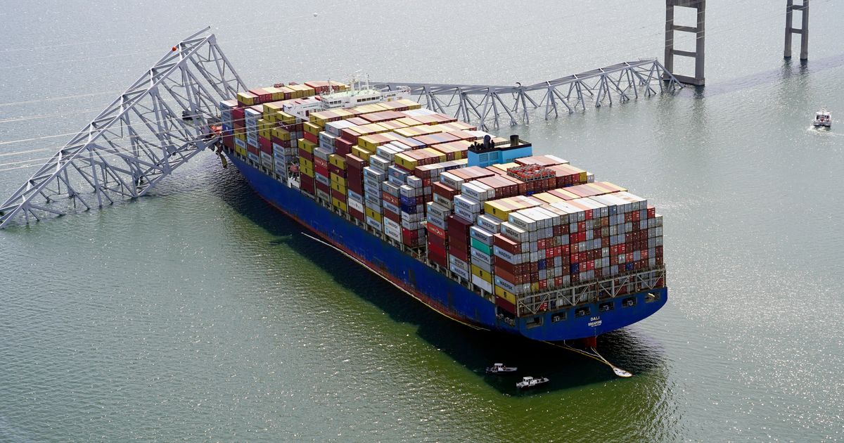 NTSB finds 2 blackouts struck huge cargo ship before it crashed into ...