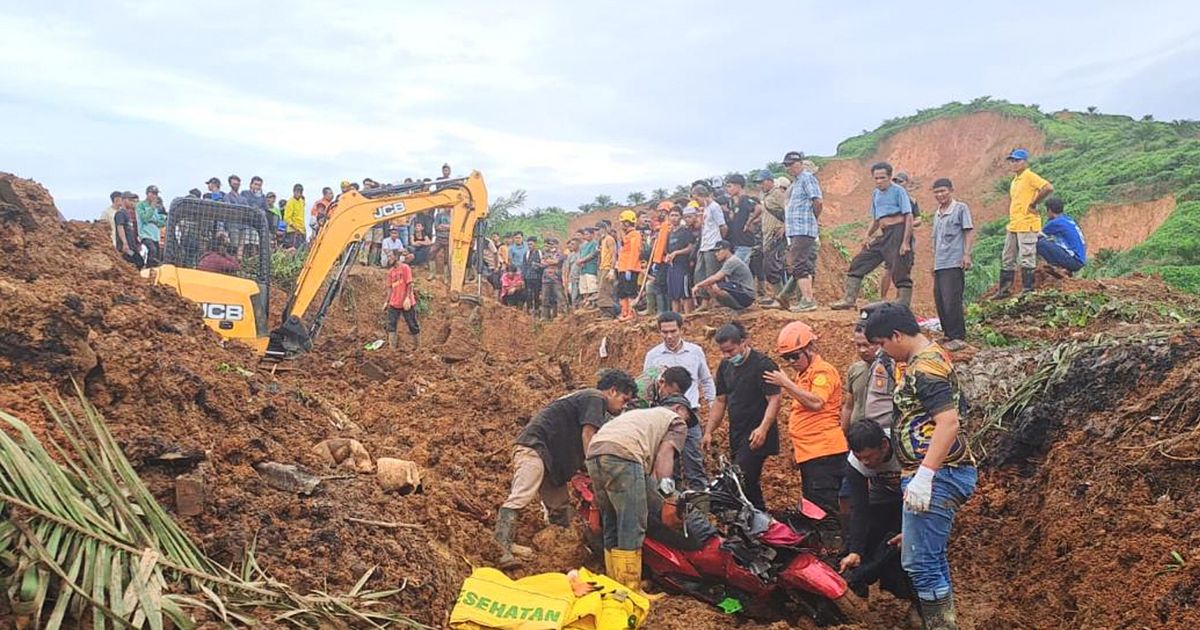 Indonesian rescuers search for survivors as the death toll from floods ...