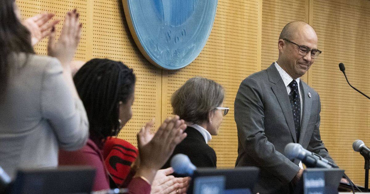 Eddie Lin takes seat on Seattle City Council | The Seattle Times