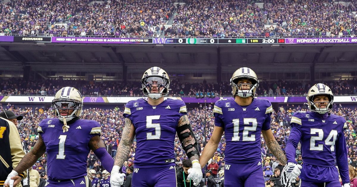 Where Washington Huskies land as Oregon hosts CFP | Bowl projections ...