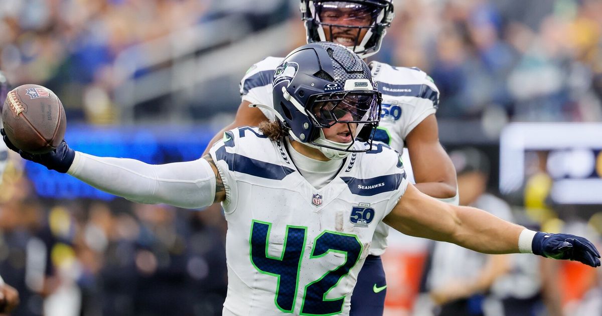 Notebook helps Seahawks linebacker Drake Thomas in breakthrough season ...