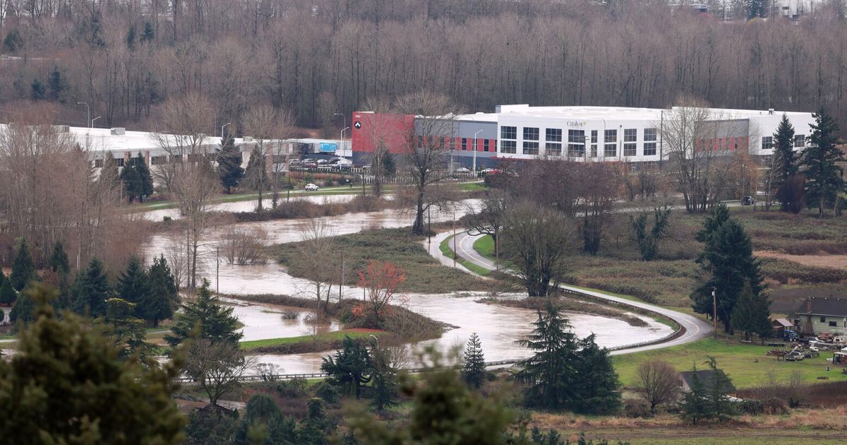 Green River levee fails; flash flood warning ends in Tukwila | The ...