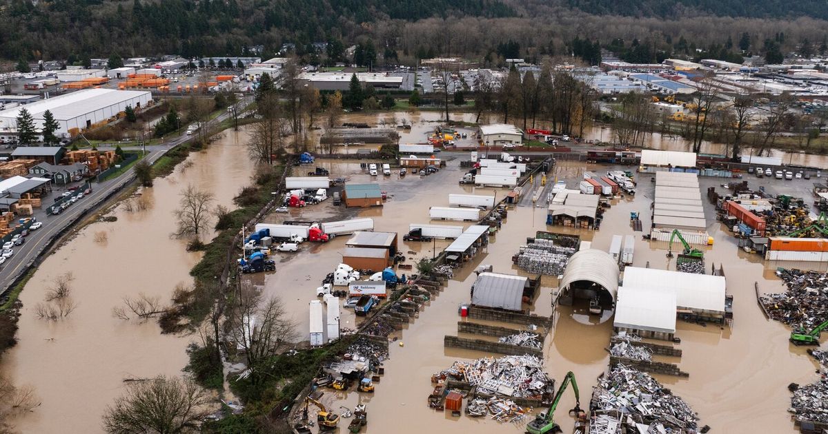 Many evacuation orders downgraded from WA floods | The Seattle Times