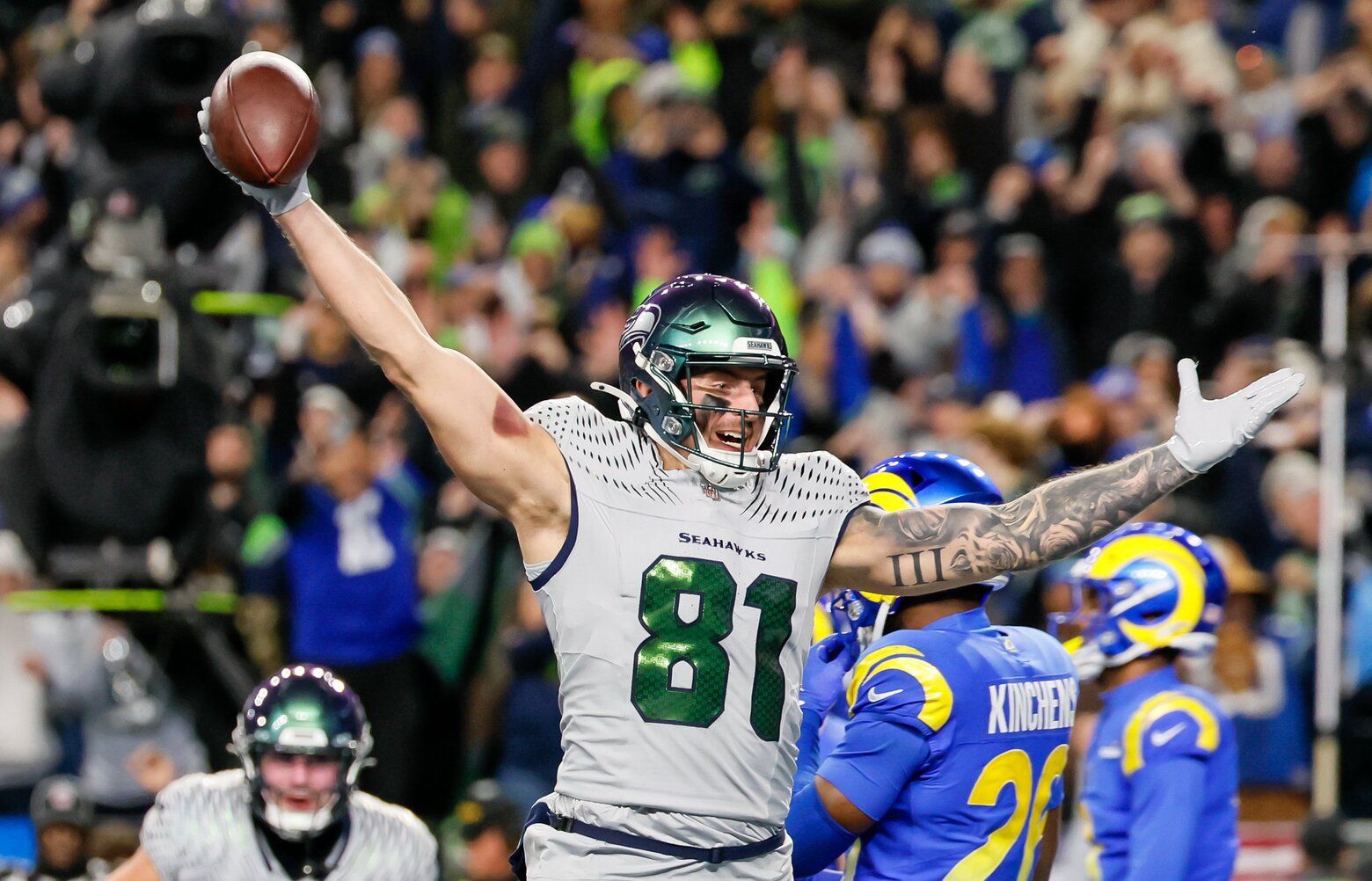 Seahawks’ Zach Charbonnet picks up ball, gets surprise 2-point ...