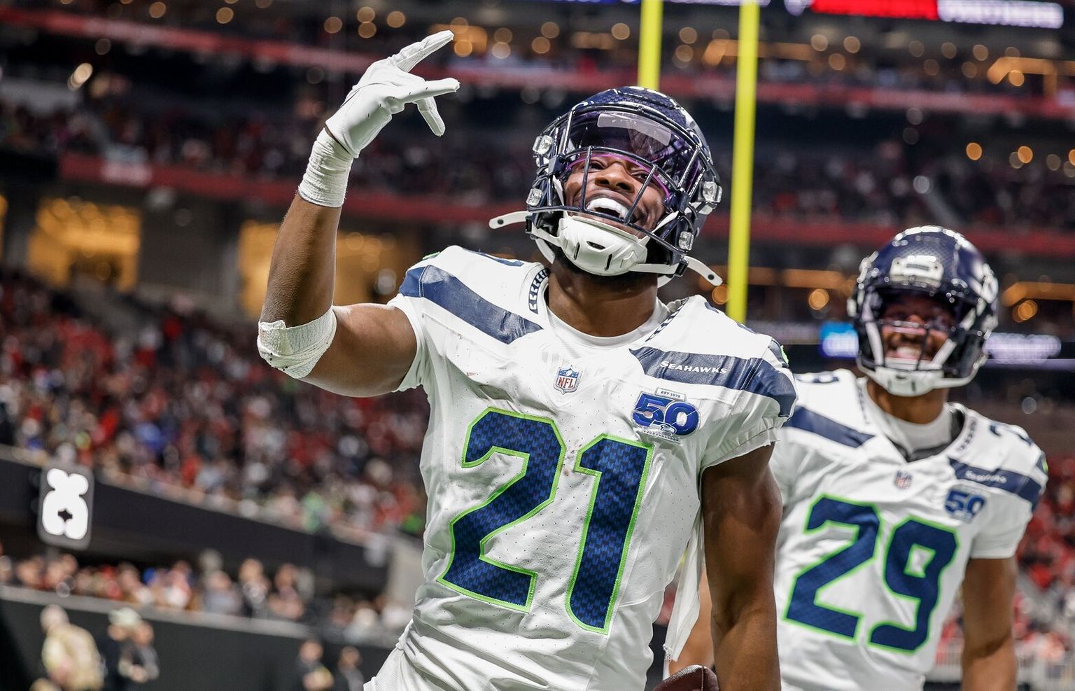 Seahawks’ Leonard Williams defends suspended teammate | Notebook | The ...