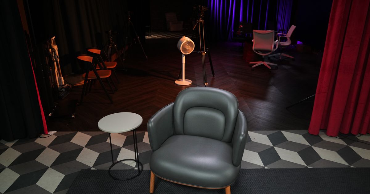 Court orders release of prominent Turkish journalist from prison ...