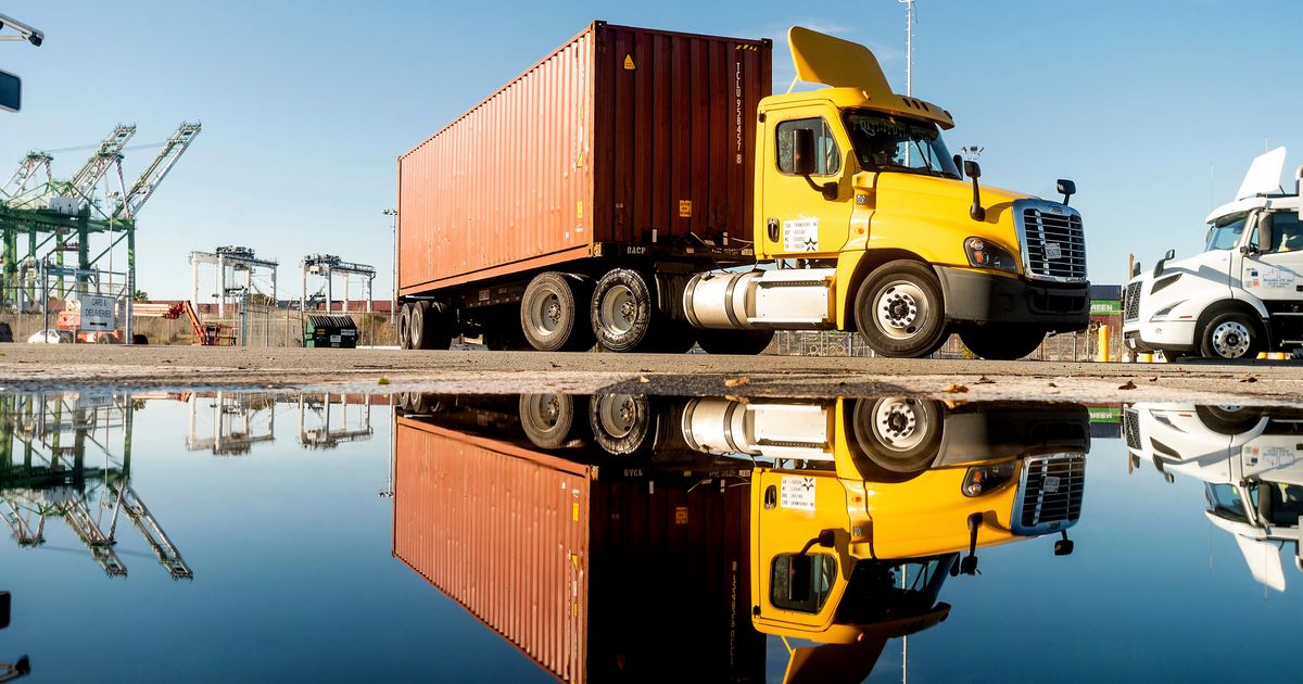 Immigrant truckers file suit over California’s plans to revoke ...