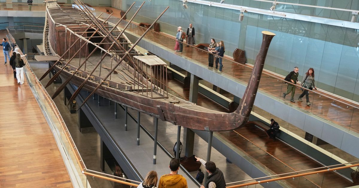 Ancient Egyptian pharaoh’s boat reassembled in real time at Grand ...