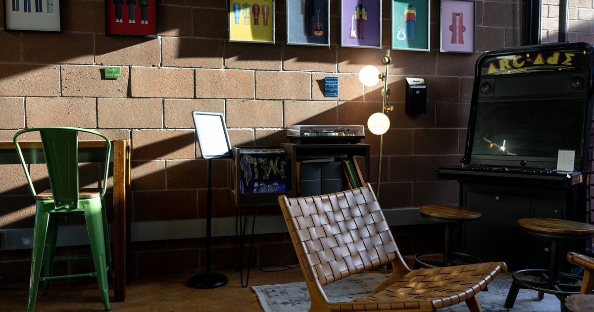 6 cozy Seattle coffee shops that are great for reading | The Seattle Times
